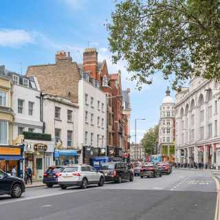 Elegant split level Kensington High St apartment with top floor terrace ...