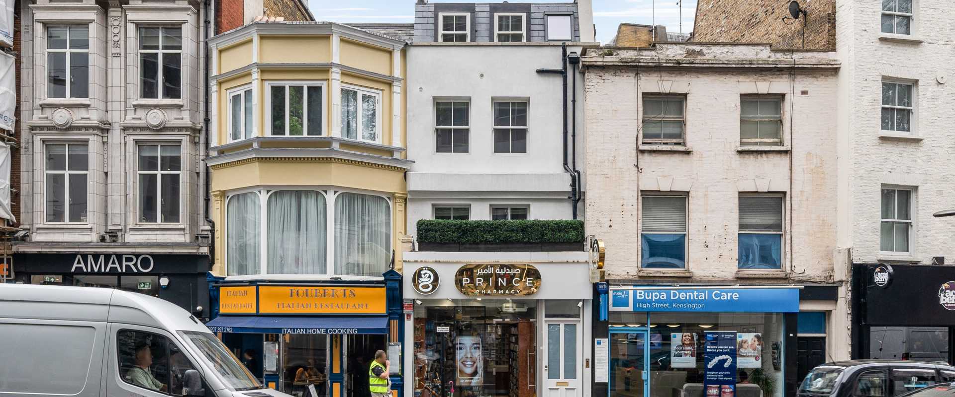 Elegant split level Kensington High St apartment with top floor terrace ...