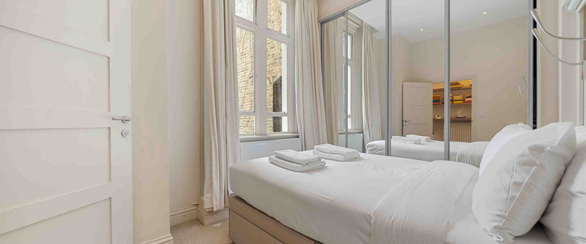 1st class, 1st floor Kensington apt with Mezzanine | A Place Like Home