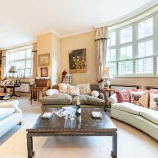 3 bedroom mews house in Chelsea near The Thames with parking | A Place ...